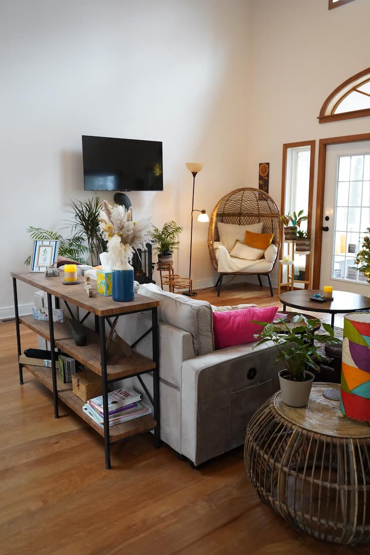 Enchanting, Cozy With A View - Luray, VA