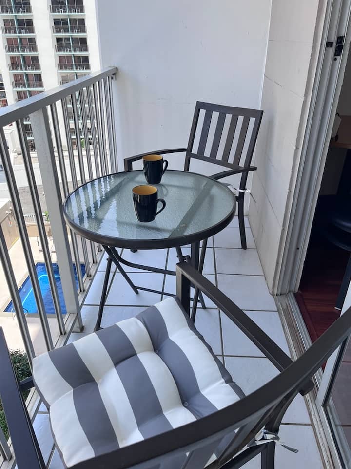 Waikiki  Conveniently Located  Close To The Beach - Honolulu