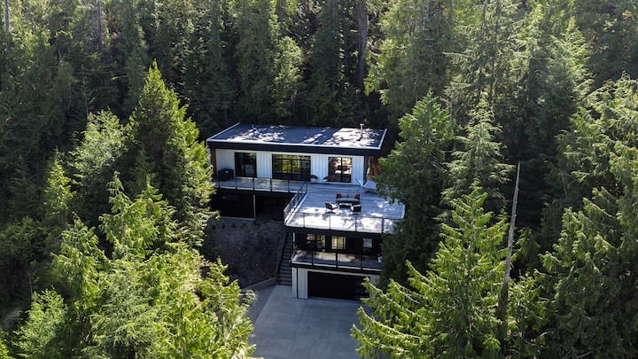 Cloudbreaker House - Tofino