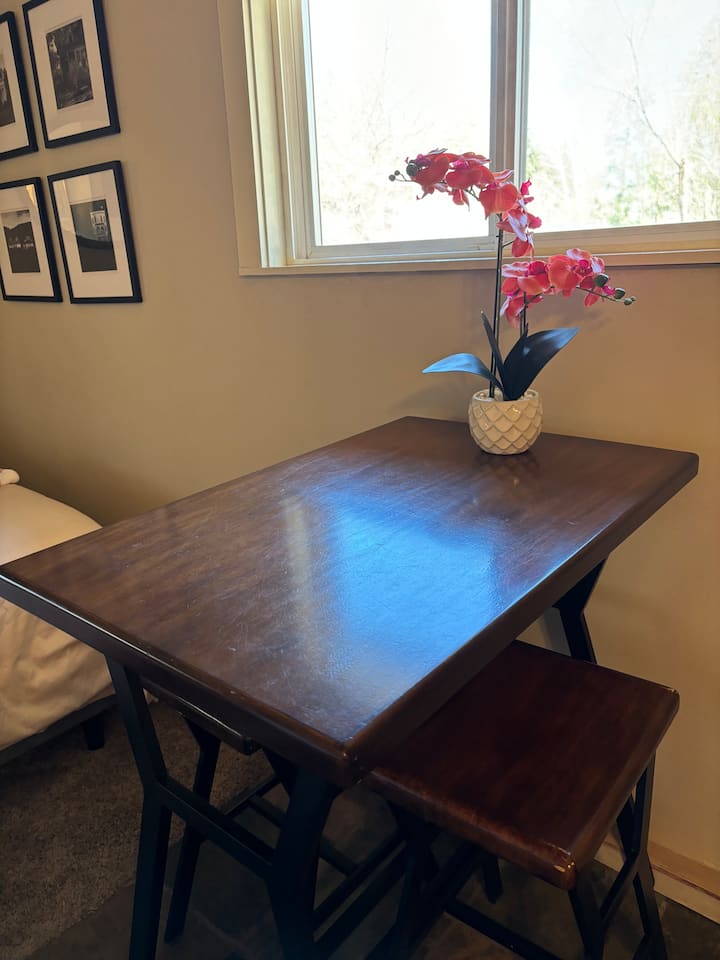 Petite Suite: Midtown Warm & Welcoming This Winter - Bend, OR