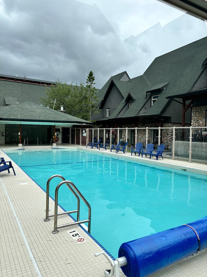 Modern Cabin With Swimming Pool Canmore/ Banff - Canmore