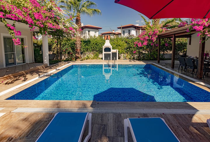 2 Villa's Op Hetzelfde Perceel Met Prive Zwembad. Perfect Voor 2 Gezinnen Of Groepen. - Dalyan