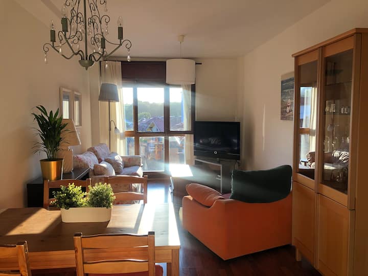 Acogedor Apartamento Nuevo En La Plaza Del Pueblo - Ribadesella