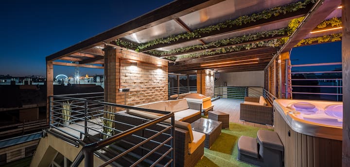 Harmony Penthouse 300m2, 6 Bedrooms, Hot Tub+sauna - Budapest