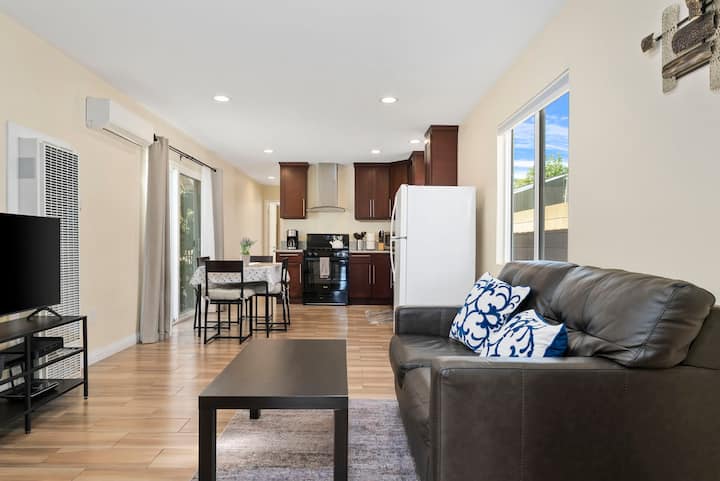 Cozy Home Near Disney, Knotts, And Beaches - Stanton, CA