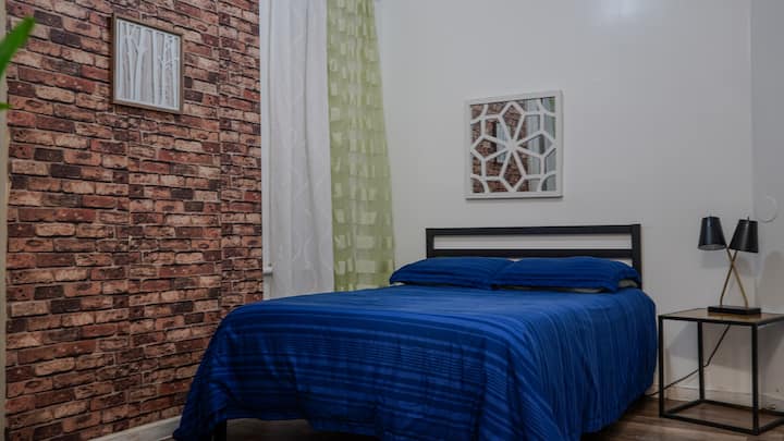 Street‑level Cozy Studio • 12‑min Midtown Bus - New Jersey