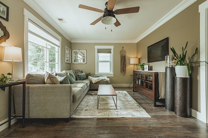 Contemporary Boutique Bungalow+backyard+walkable - San Luis Obispo, CA