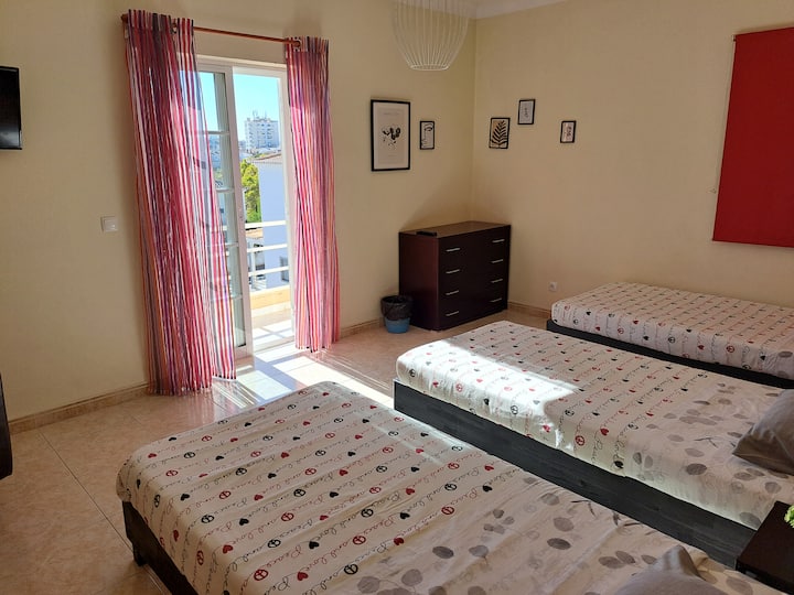 Bed In Shared Female Dormitory (6 Beds) - Alvor