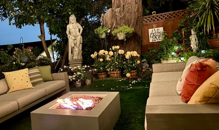 Enjoy 3 Bedrooms & 3 Baths In Large Home - San Francisco, CA