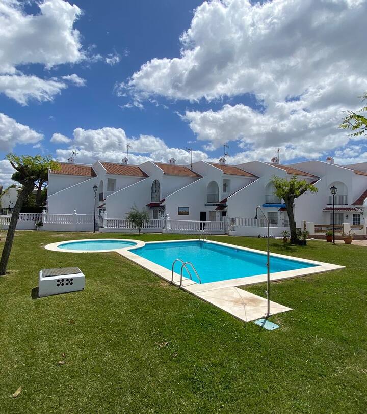 Appartement Confortable Avec Piscine - Matalascañas