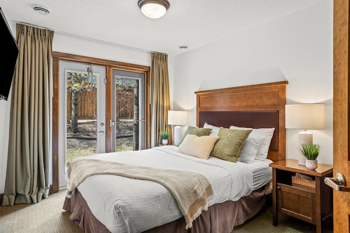 Close To Banff Walk To Downtown Canmore Sleeps 8 - Canmore
