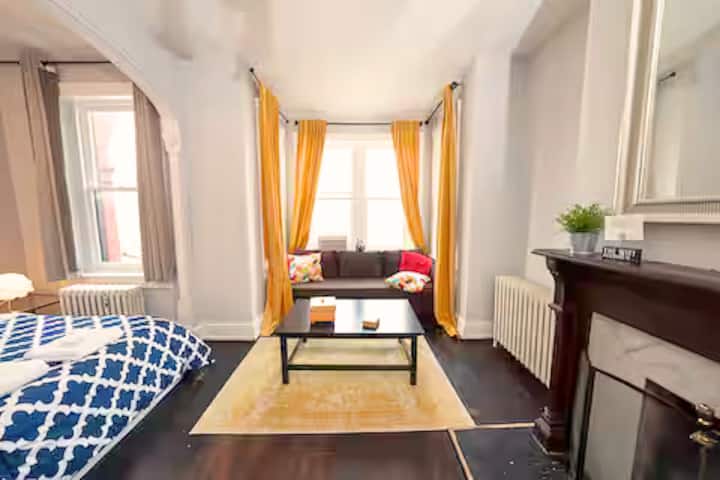 Capitol Hill Loft-style Aptsleeps 6by Metros - Nationals Park