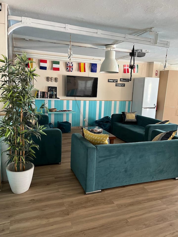 Bed In Shared Female Dormitory (6 Beds) - Alvor