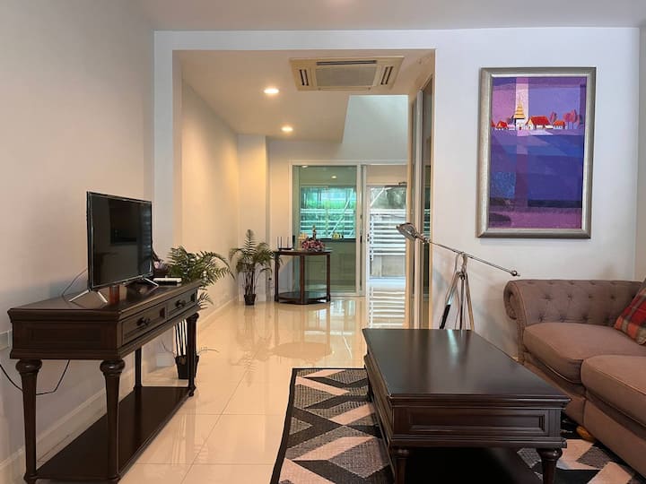 Up To 3br Comfy Townhome Near Bts & Mrt (200sqm.) - Bangkok