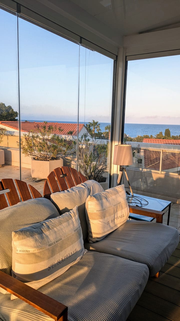 Bel Appartement Avec  Vue Mer Panoramique - Fréjus