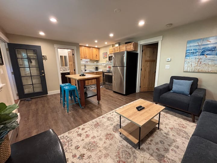 Quiet Getaway To Ak! W/d-office-hispeed Wifi - Anchorage, AK