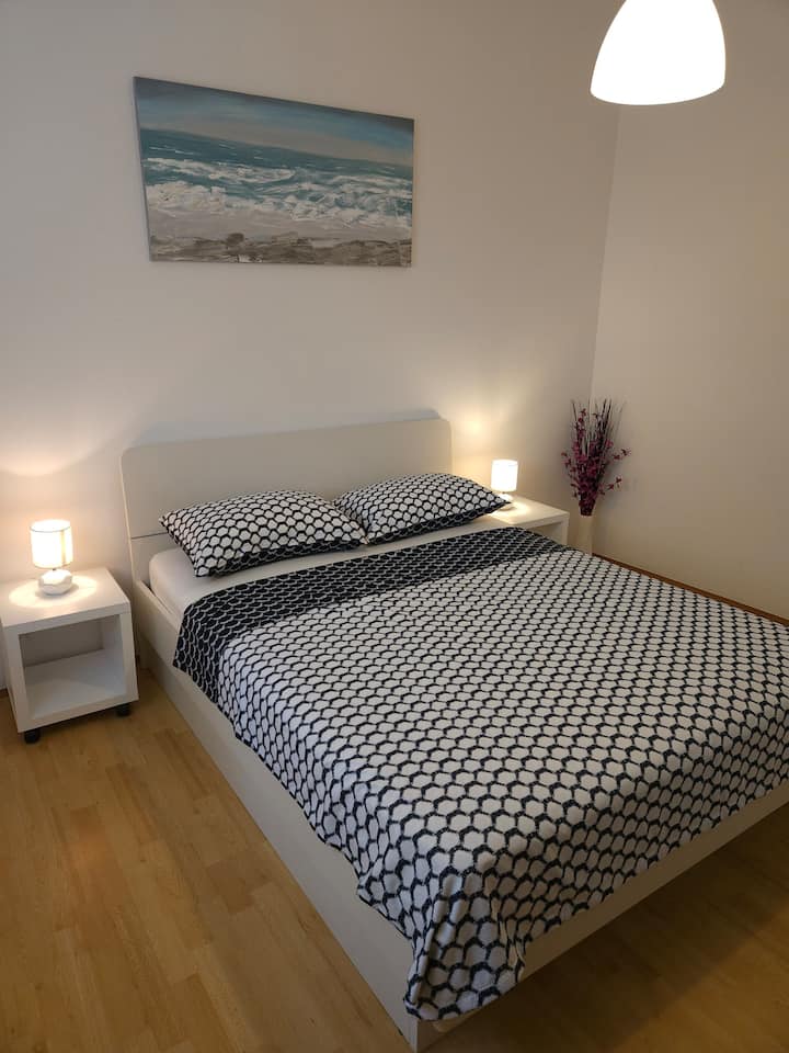Spalatos Apartment In Tranquil Neighbourhood - Croatia