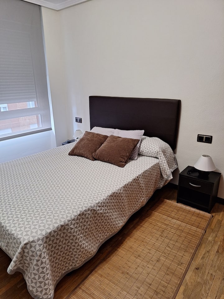 Dormitorio, Amplio, Privado, Ext, Wifi. - Gijón