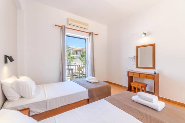 Sandy Beach Complex - Twin Room With Balcony - ケルキラ島
