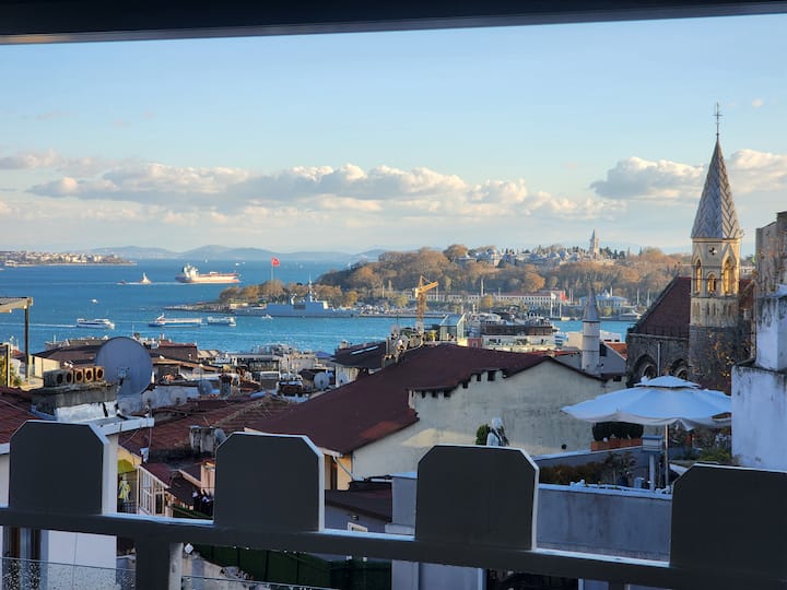 Private Roof Flat With Terrace In Galata/beyoglu - Istanbul