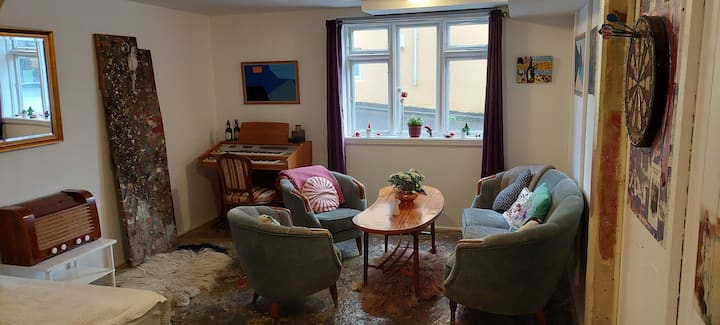 Cozy & Retrospective Stay In The Heart Of Tórshavn - 法羅群島