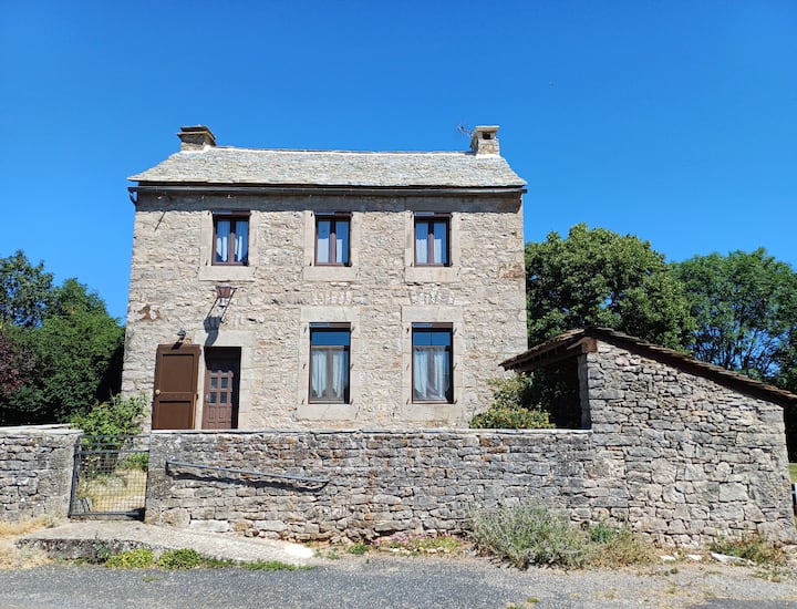 Gîte Les Lilas  Du Sauveterre - Mostuéjouls