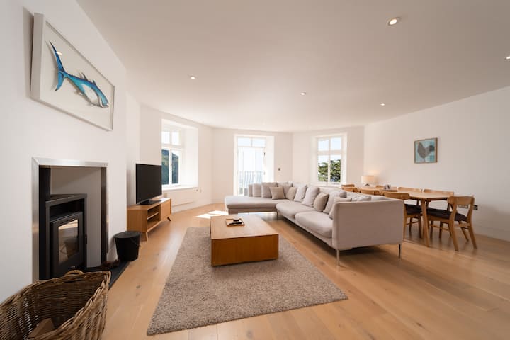 Stunning Sea View Apartment For Groups | 3 Bed - Lynmouth