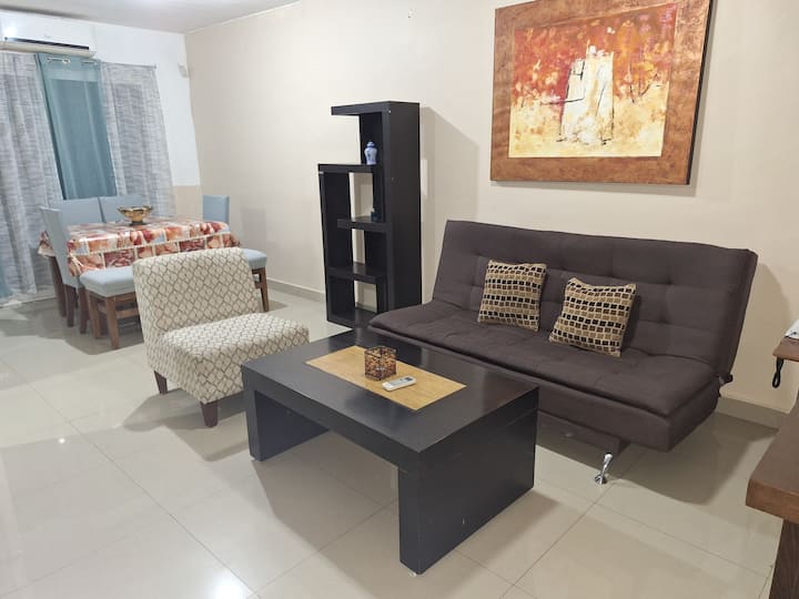 Entire House, 3 Bedroom In A Gated Neighborhood - Aeropuerto de Monterrey (MTY)