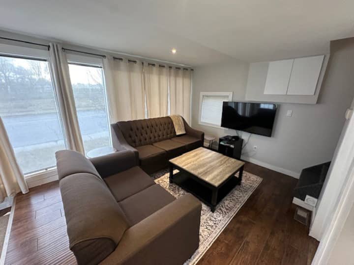 Private Home Near Downtown - Kingston