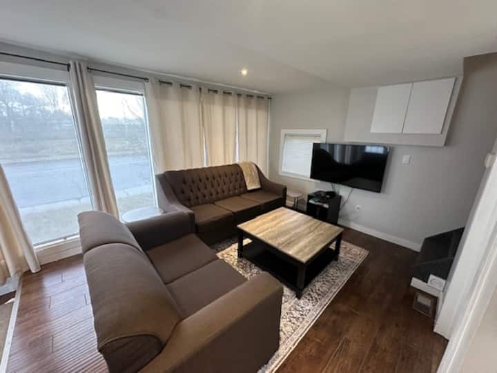 Private Home Near Downtown - Kingston, Canada