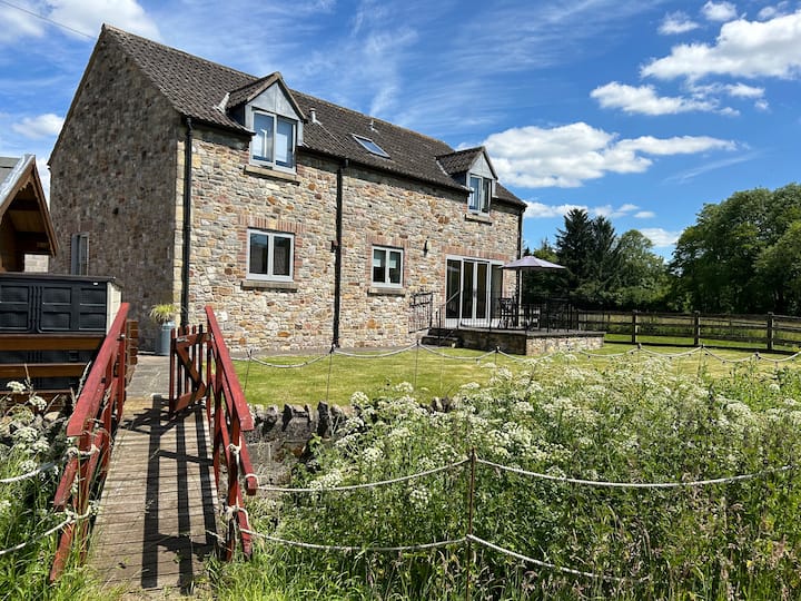 Leat Cottage At Hippys Farm, Waterside Location - Frome