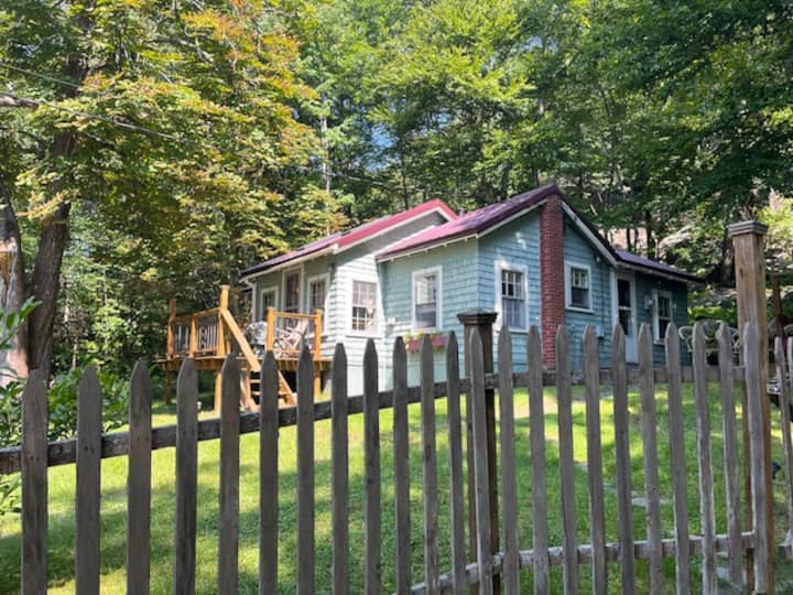 The Little House - カムデン, ME