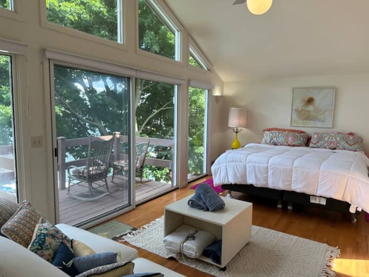Stay Here For Mother's Day Weekend Or The Week! - Canandaigua, NY