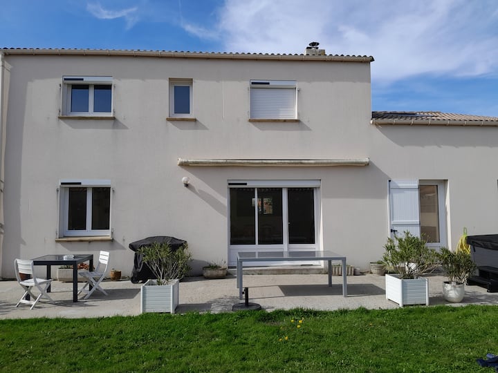 Maison Familiale Pour 10 à 16 Couchages Avec Spa - Clisson