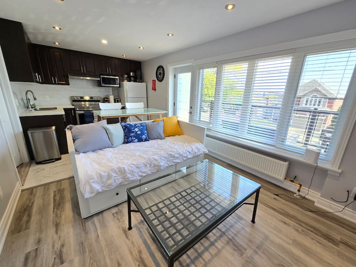 Beautiful, Sun-filled Apartment + Private Balcony - Toronto, ON