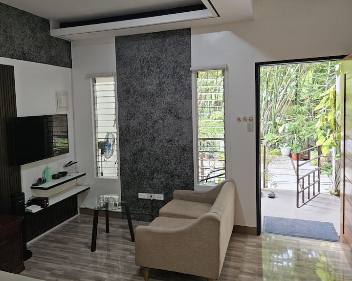 Oceanfront Modern Studio, 100mbps, Near Napaling - Panglao
