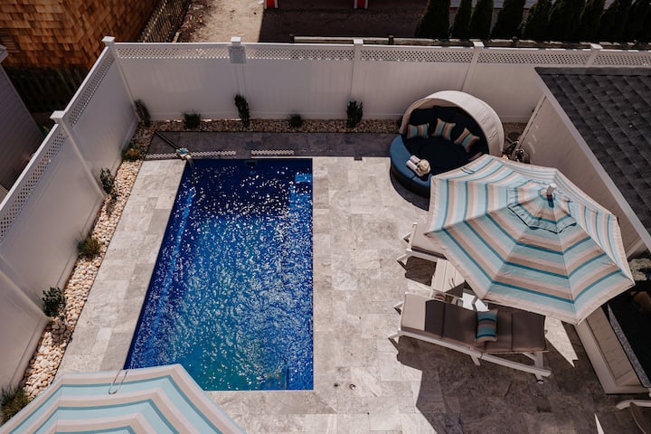 Oceanside Home W Pool Open Through Oct - Beach Haven, NJ