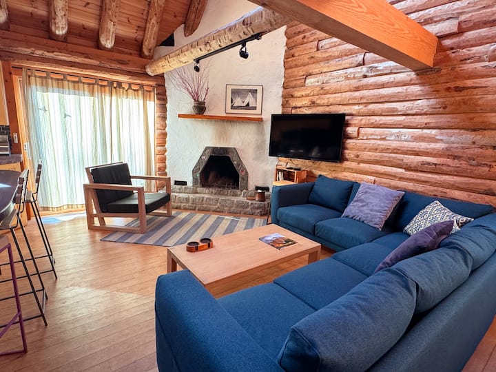 Modern Secluded Log Home On The Kaaterskill Creek! - Catskill, NY