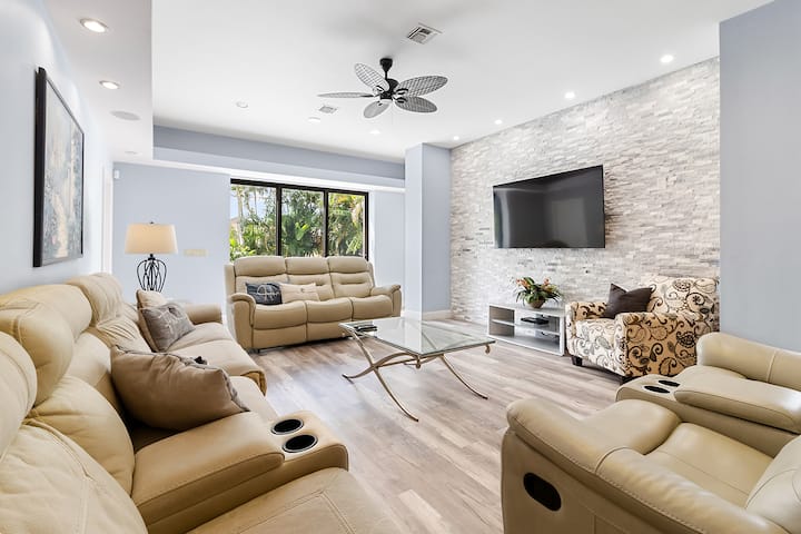 Naples 6 Br Home Very Close Tobeach - Naples, FL