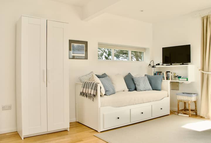 Detached Spacious Private Annex - West Wittering - Bosham