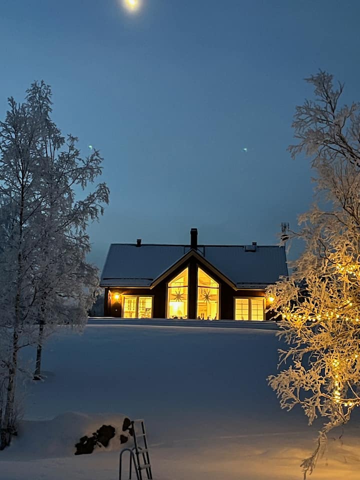 Villa Järvsö, With Sauna By The Lake - Sweden