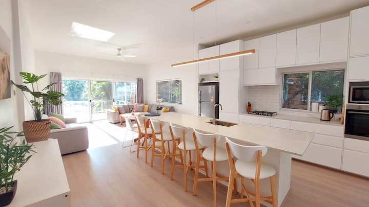 Spacious Duplex With Parking, Walk To Beach, Cafes - Bondi Beach