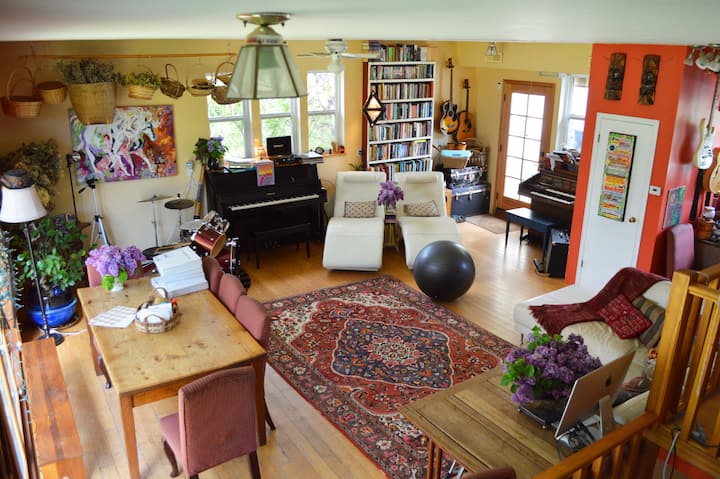 Tiny House - The Beach Bedroom - Eco Farm Stay - Kamloops