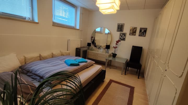 Zimmer Lamonte - Munich