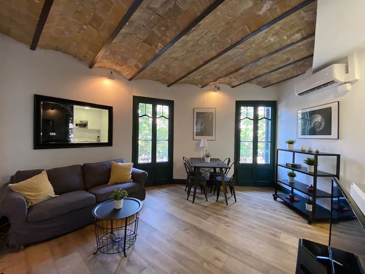 Barcelona - Rent Gaudi House P1 - Barcelona