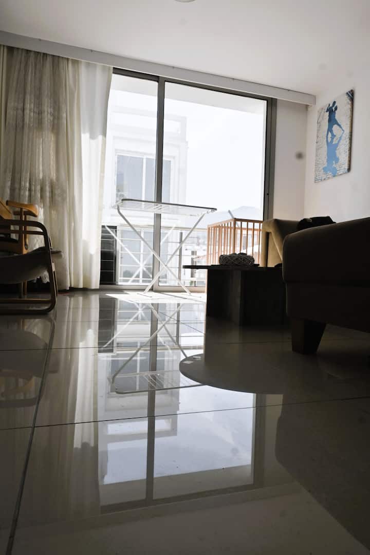 Flat 10 In The City Center+mountain /Sea View. 1+1 - Girne