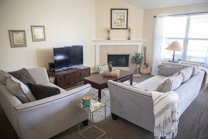 Cozy Home Of Cedar Park, Entire House - Cedar Park, TX