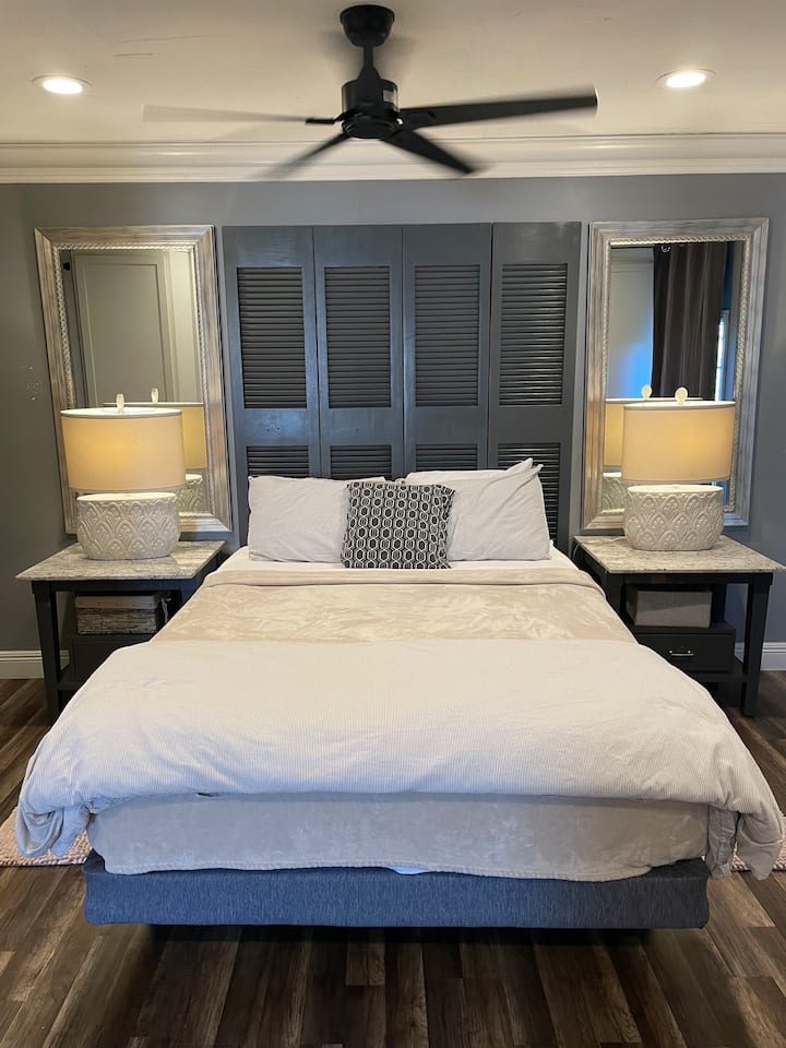 Downtown Studio 7 W/ Kitchen (Monthly Discounts) - Lake Charles, LA
