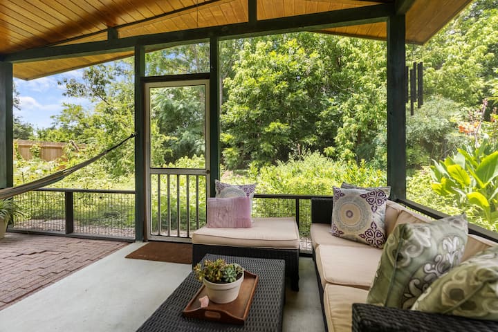 Bright & Cozy Haven In East Austin - Govalle - Austin