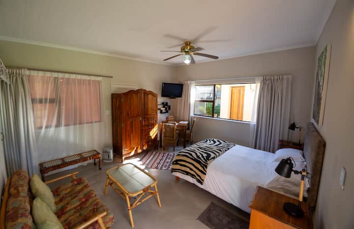 The Courtyard Flatlet At Hilltop Getaway - Wilderness